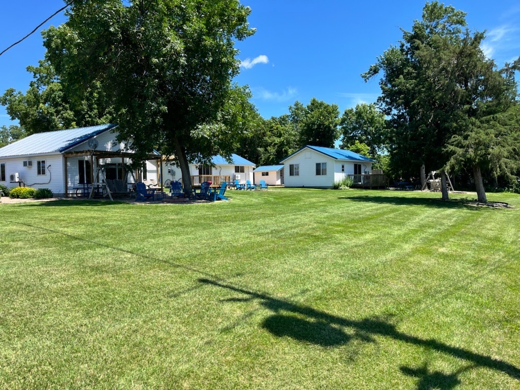 Cabins - Lakeview Resort