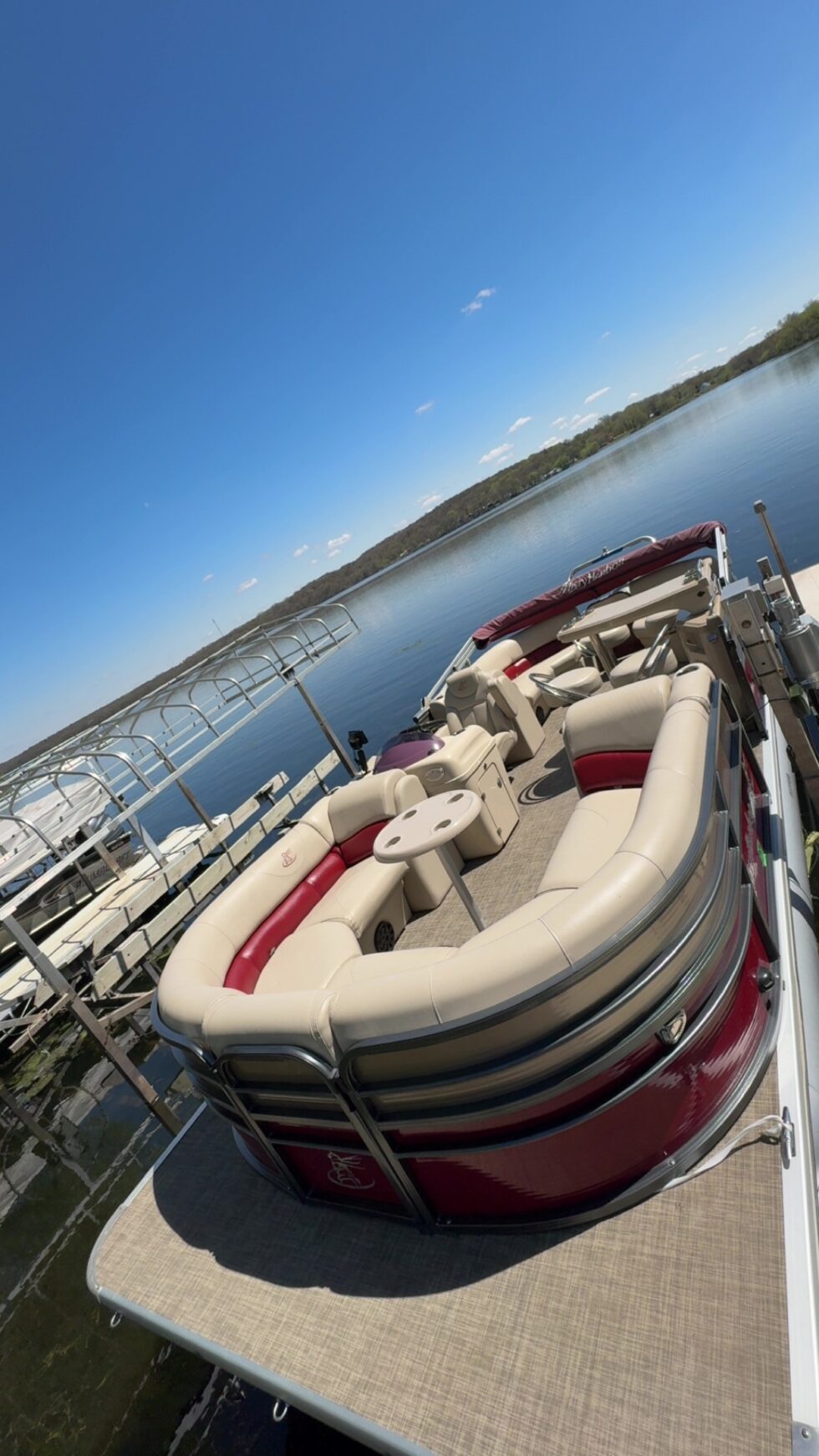 Pontoon Rentals - Lakeview Resort